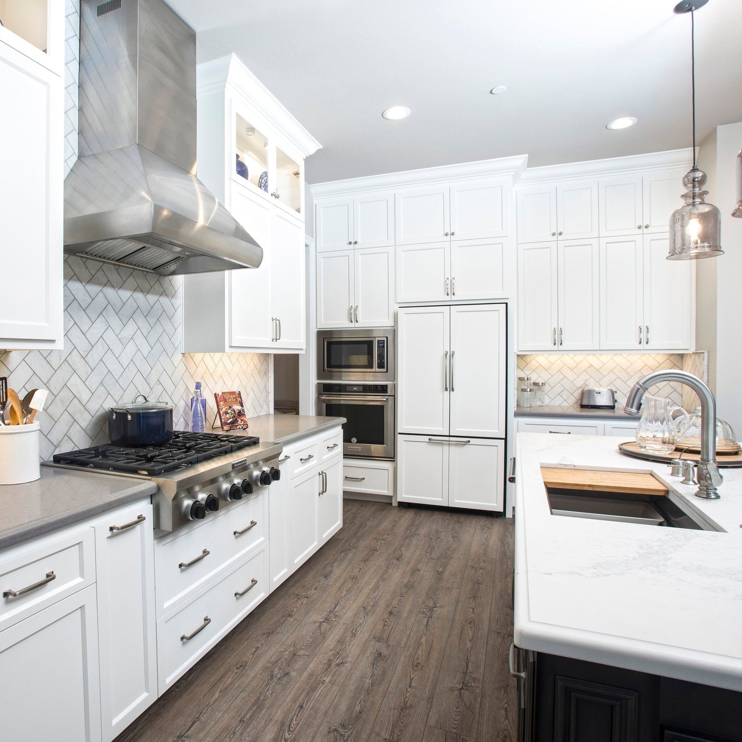 ZLINE 587CRN 48" Professional Wall Mount Range Hood in Stainless Steel ...